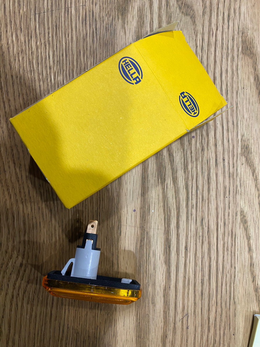 Porsche indicator 924 944 front guard – Das Nine Porsche Parts